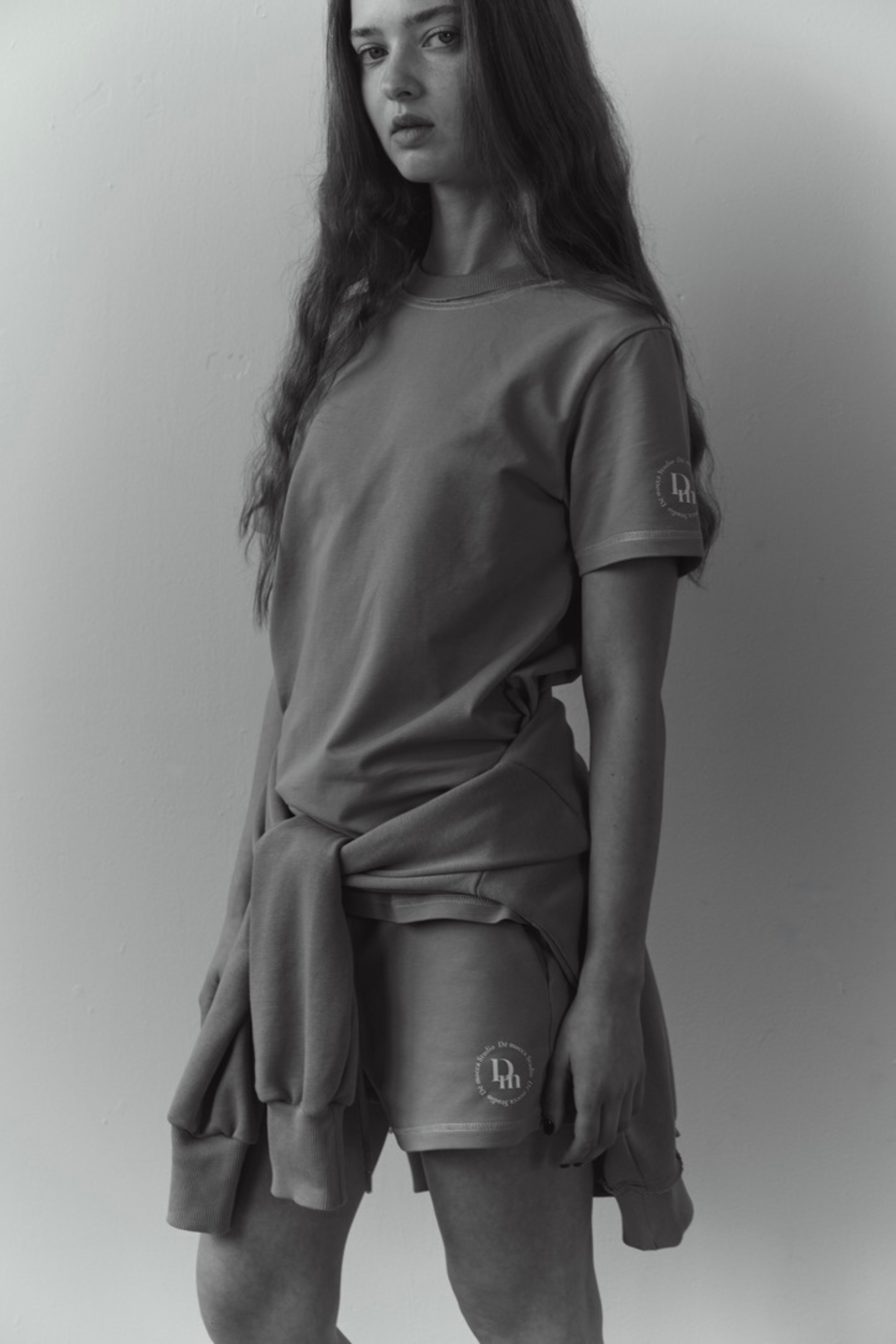 2 Wires tee - mocca – de mocca studio